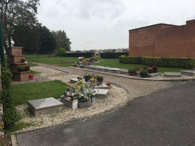 Cimetière - VILLE DE MAING